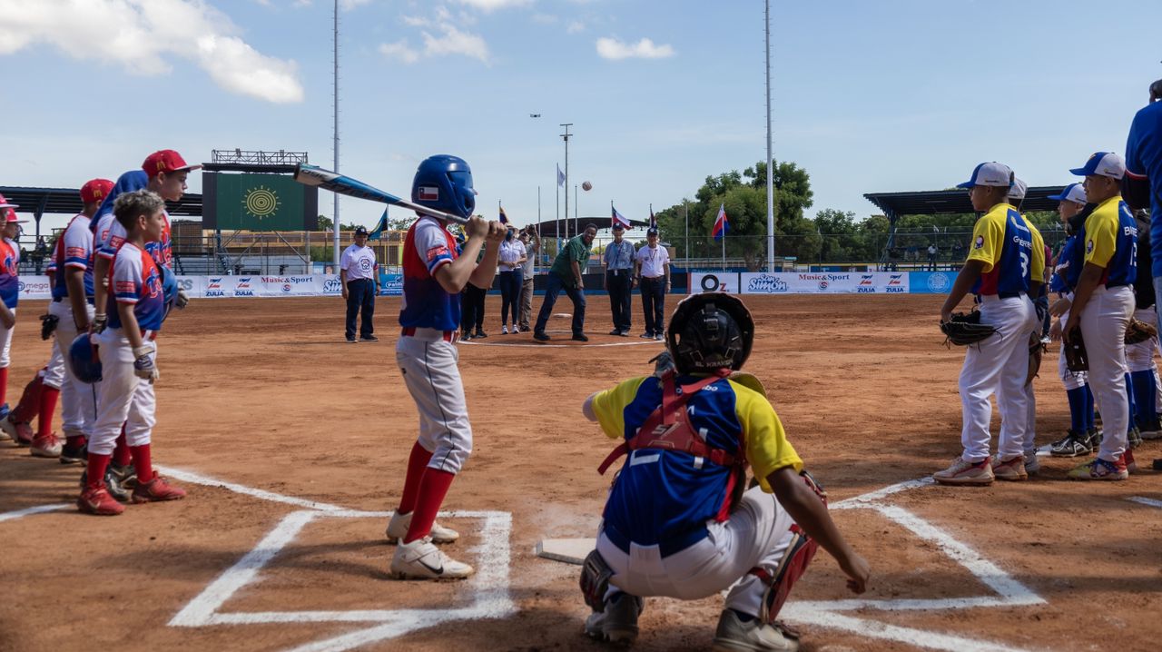 Maracaibo recibe en el estadio Coquivacoa a los equipos para el IX ...