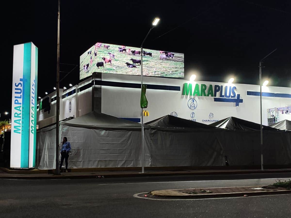 El grupo Maraplus estrena sus nuevas pantallas publicitarias