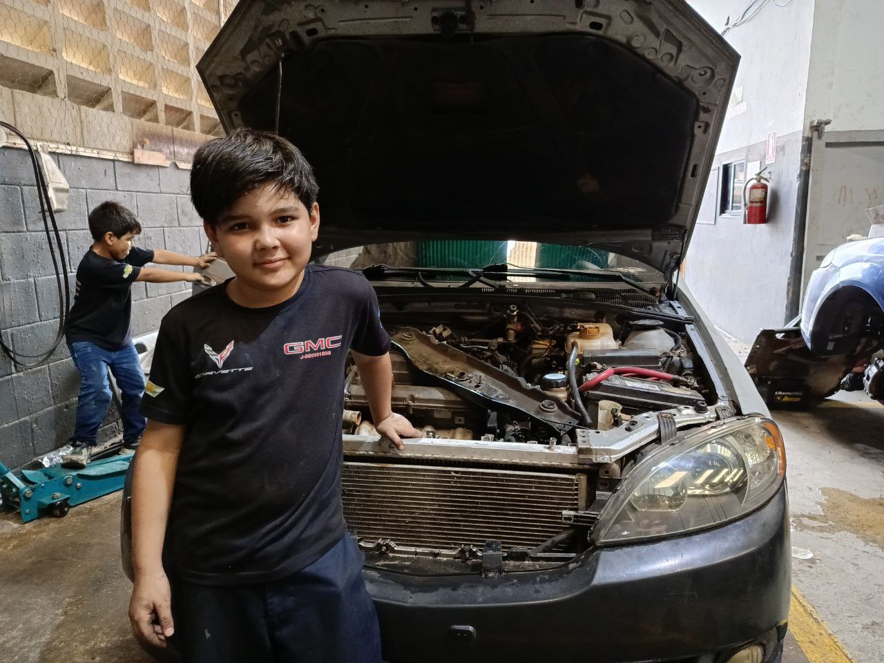 "La mecánica es mi LEGO": Alejandro Mathías el niño especialista en ...