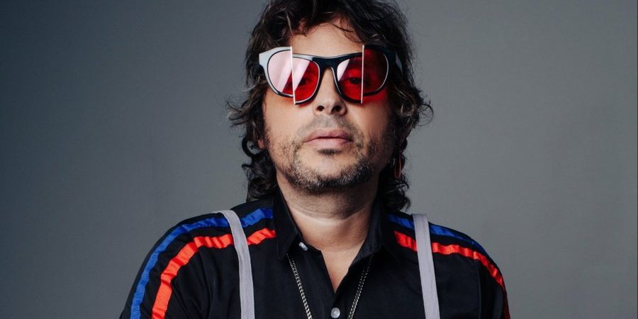 Subastan en línea interior de Servando Primera: Una fans enamorada lo ...